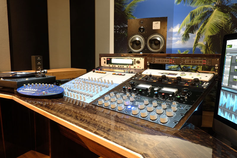 Analogue Audio Mastering from Stems - Curved Pressings Analogue Audio Mastering from Stems - Curved Pressings